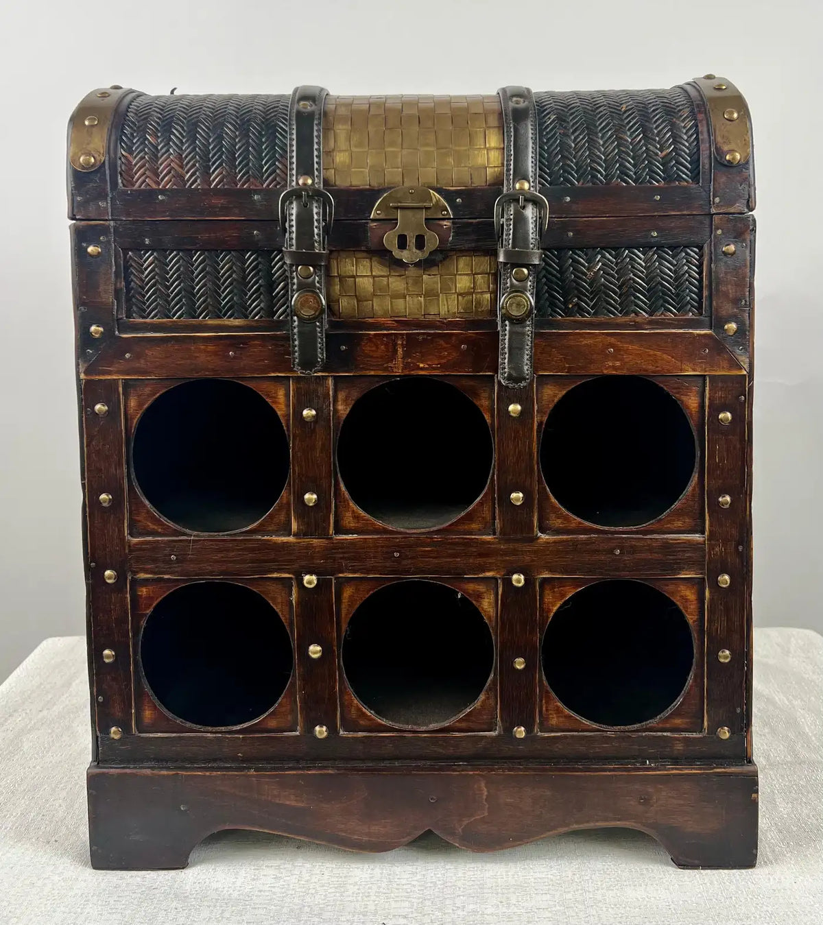 Vintage Rustic Style Treasure Chest Rattan & Wood Portable Wine Rack